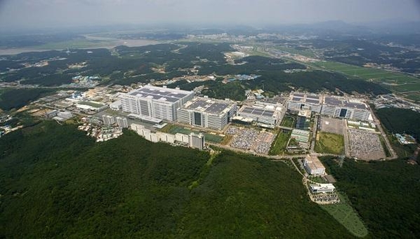 OLED 성장 힙입어 LGD 3Q 영업익 전년比 222%↑…시장 기대 하회