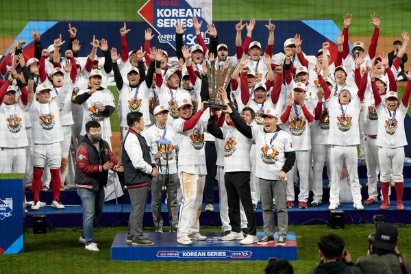 '가장 완벽한 우승' SSG, 통합 우승 고지에 착륙... V5