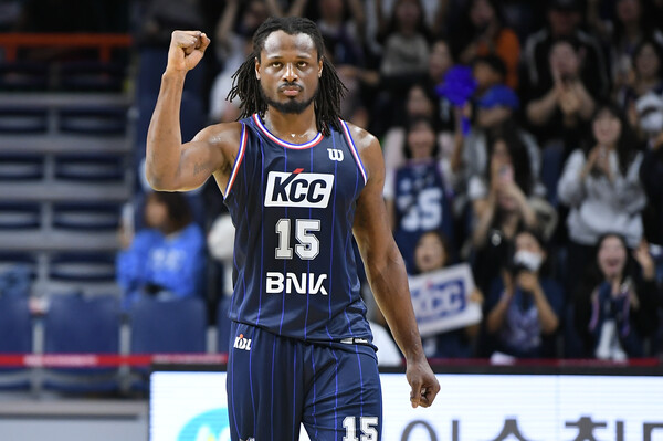 감독·선수 다 놀랐다... MVP 출신에 NBA도 거친 KCC 버튼의 폭발력