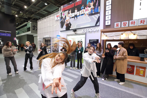 [MWC 2025] KT, AI 입은 'K-컬처' 선봬