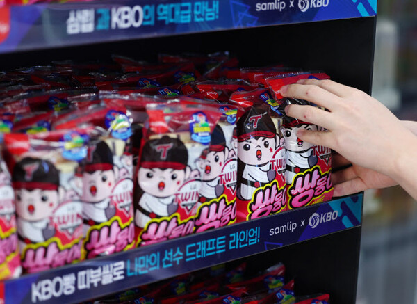 프로야구 KBO리그, 2년 연속 1000만 관중 기대감 후끈… 경기장 안팎 모두 완판 열풍