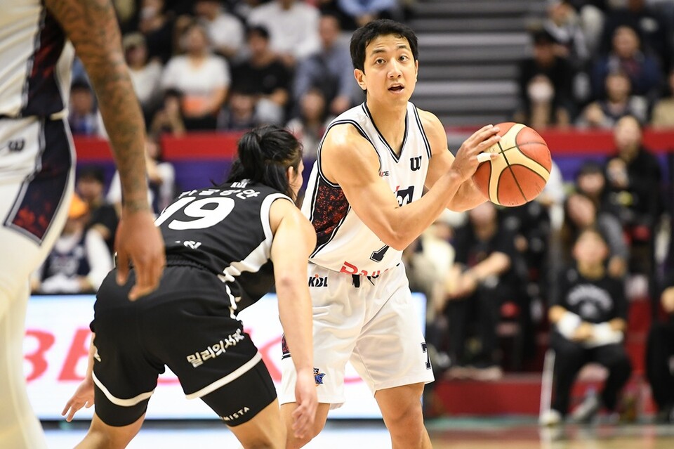 '허훈 복귀' KCC, KT 잡고 3연패 탈출… DB는 공동 선두 도약