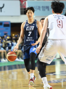 'MVP 송교창 빠져도 강하네'... KCC, 4강 PO 2차전도 필승 각오